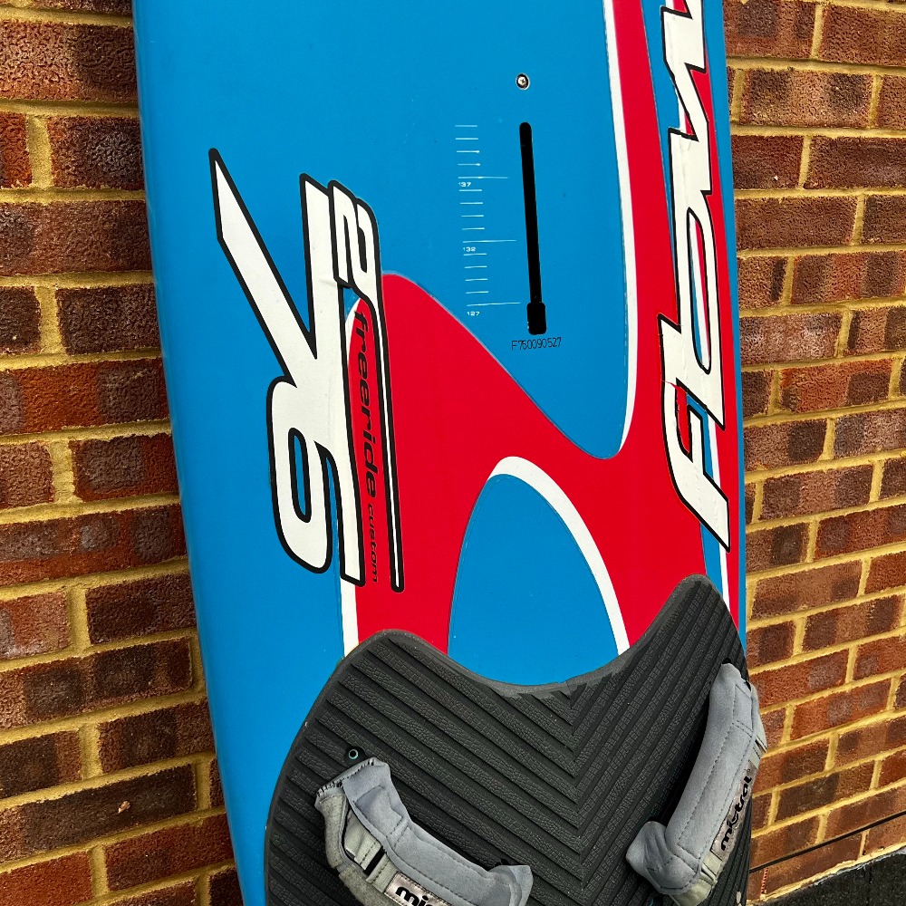 Pre-owned MISTRAL MISTRAL 276 FREERIDE CUSTOM WINDSURFING BOARD ...